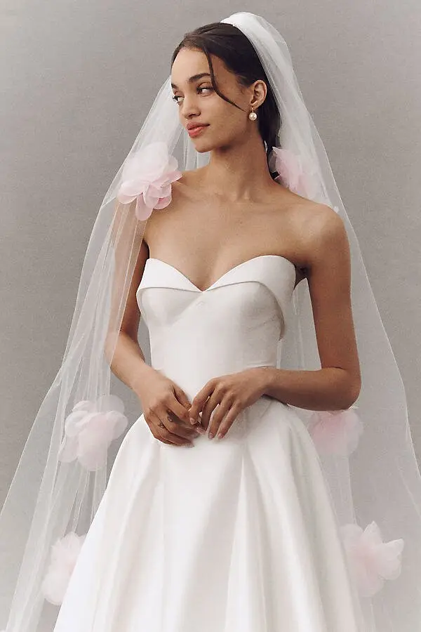 ENAURA Cathedral Veil With Dimensional Floral Accents - Pink