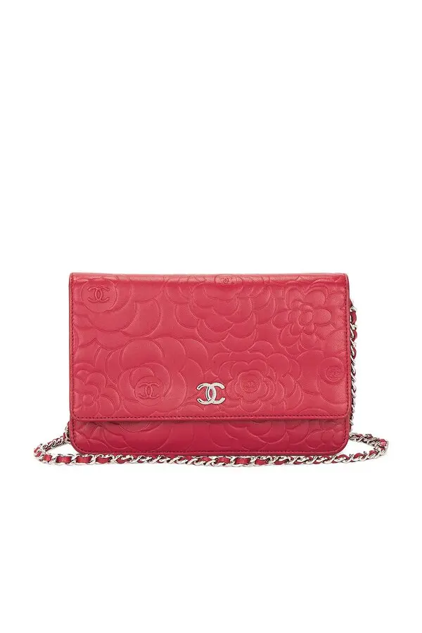 Chanel Lambskin Camellia Wallet-on-chain - Red