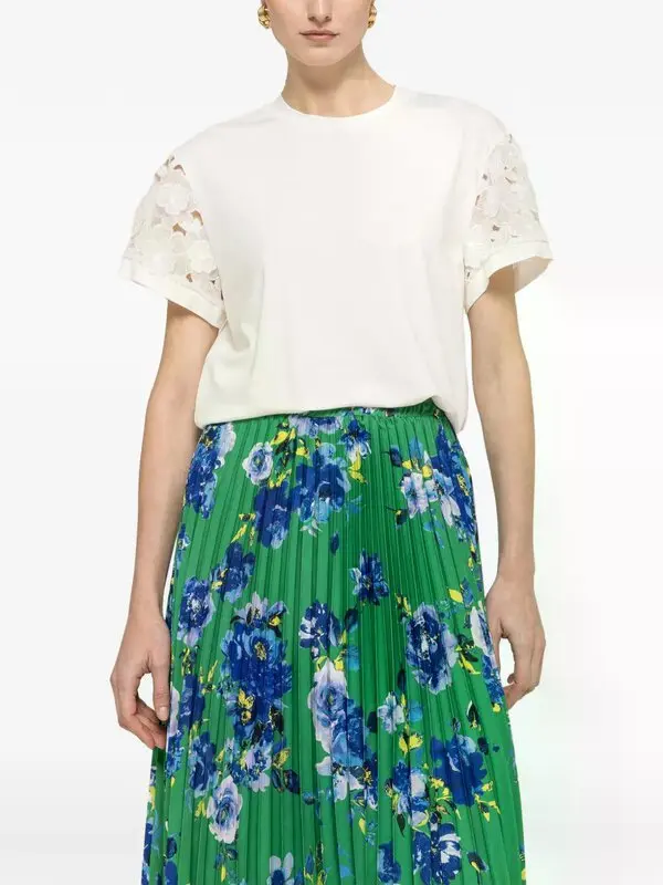NISSA Embroidered T-shirt