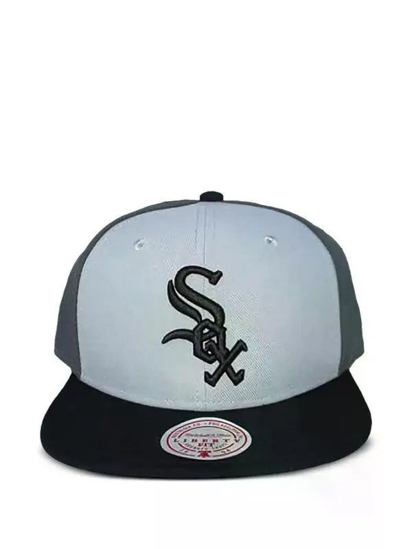 Mitchell & Ness Embroidered Cap - Grey