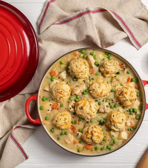 LE CREUSET Cast Iron Shallow Casserole Dish
