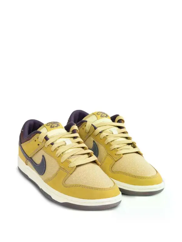 Nike Dunk Low Lace-up Sneakers