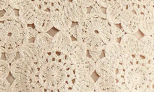 KASPER Extended Shoulder Crochet Top