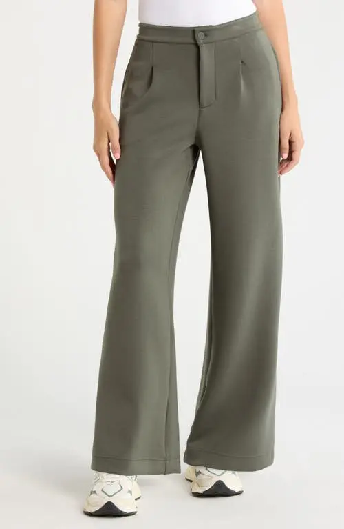 MPG Dreamweave™ Pleated Pants - Kambaba