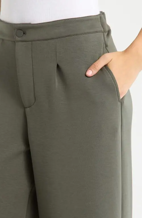 MPG Dreamweave™ Pleated Pants - Kambaba