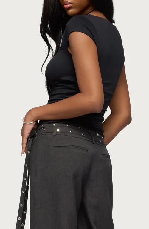 EDIKTED Laiah Square Neck Cap Sleeve Crop Top