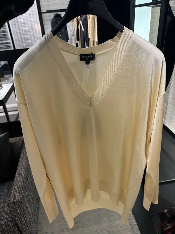 Chanel V-neck Knit - Cream