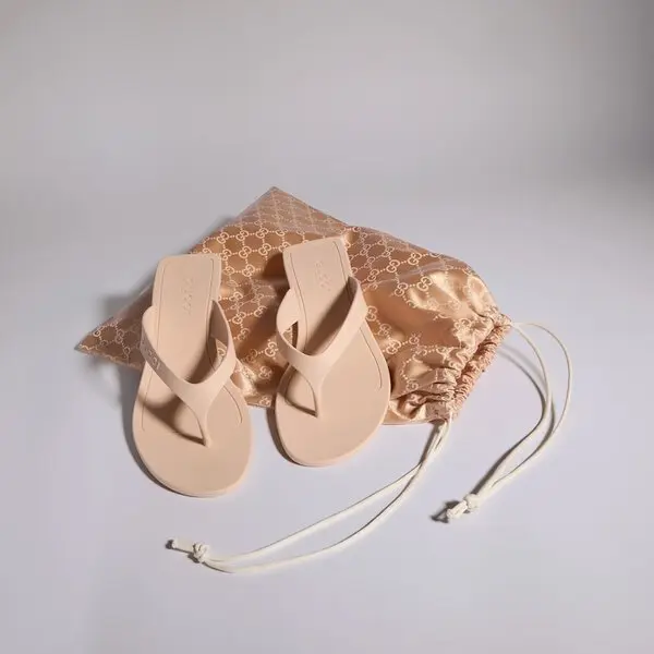 Gucci Vittoria Thong Sandals - Pink