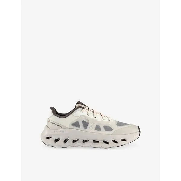 On Cloudtilt Remix Mesh Trainers