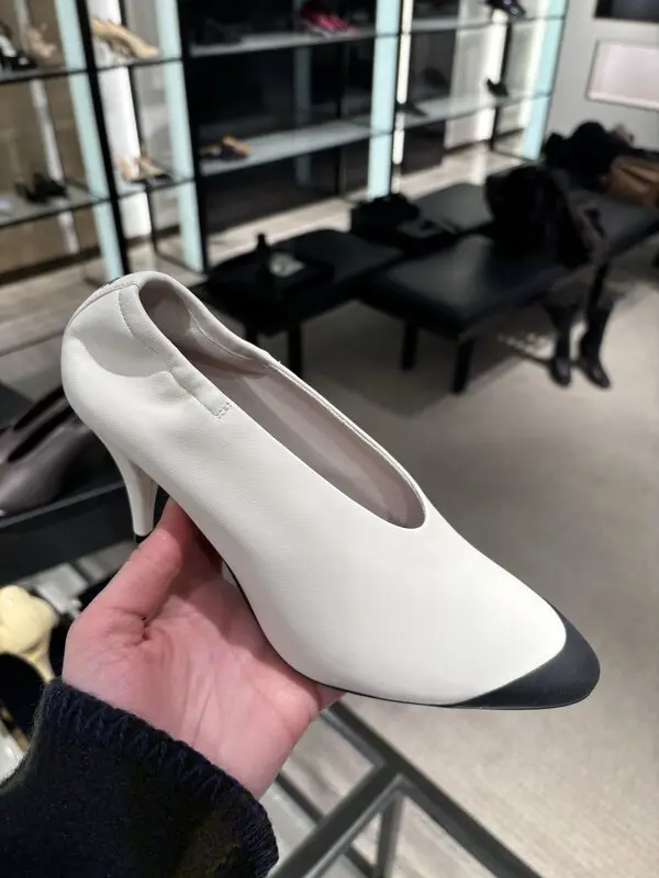 Chanel Pumps - White