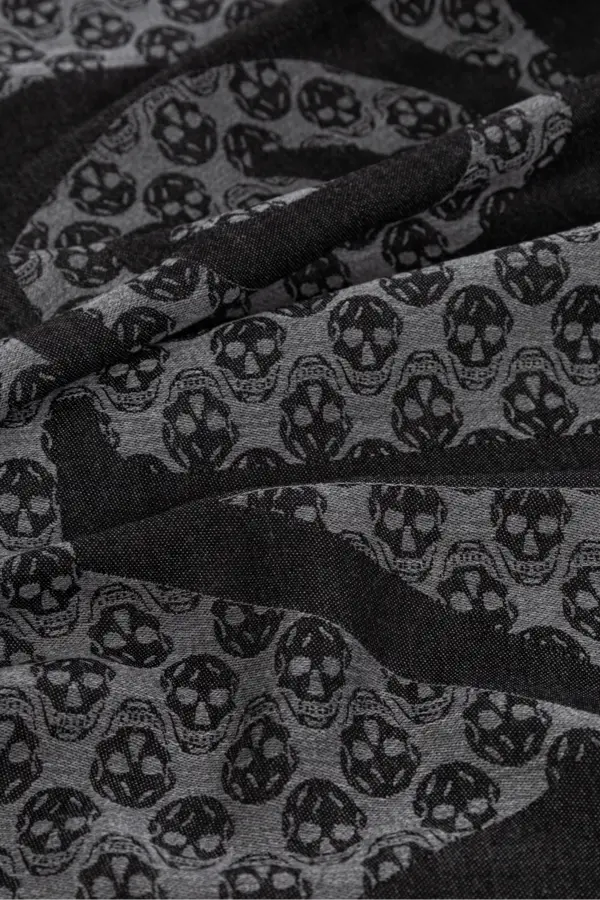 Alexander McQueen Scarf With A Distinctive Skull Motif