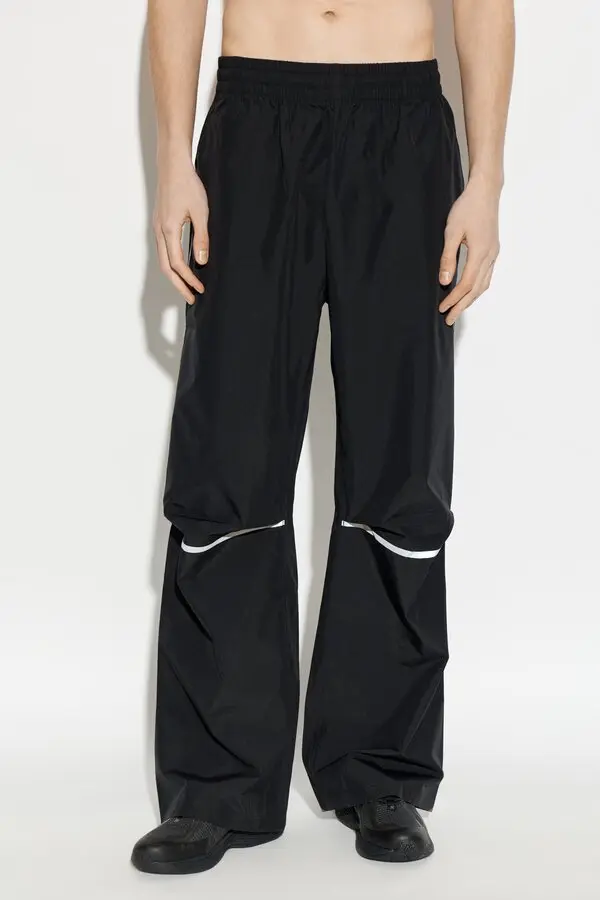 NEW BALANCE Sweatpants With Logo - Black