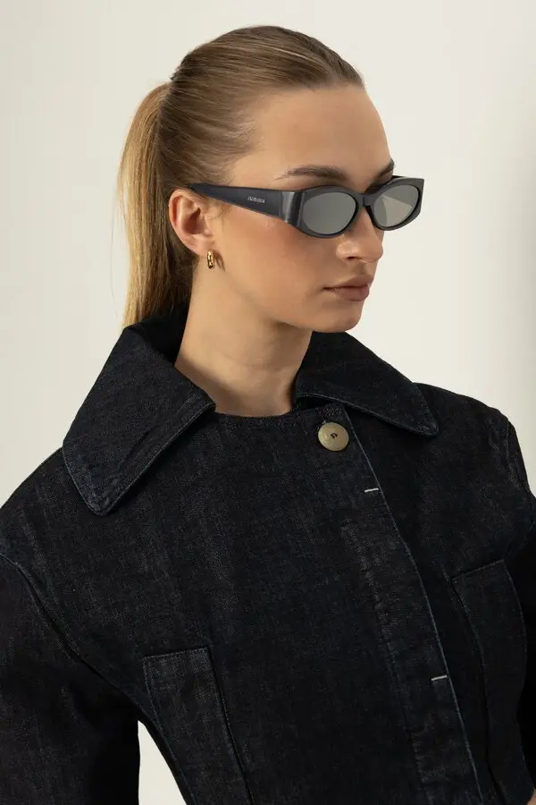 Jacquemus Oval Sunglasses With Logo - Grey