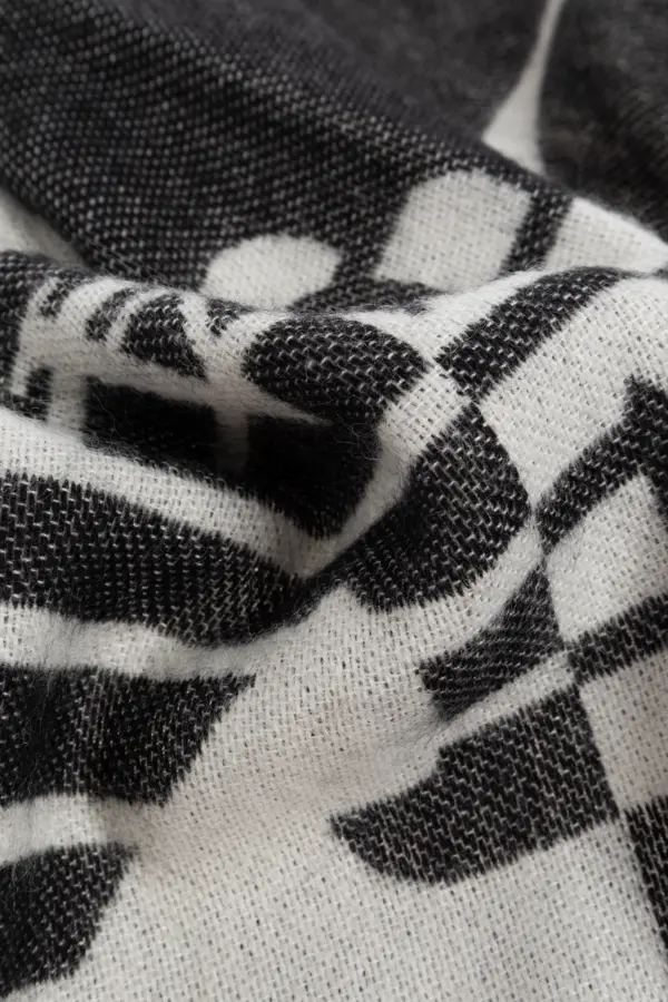 Emporio Armani Scarf With Logo - Black