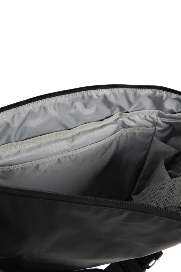 DB JOURNEY Ramverk Pro 24l Shoulder Bag - Black