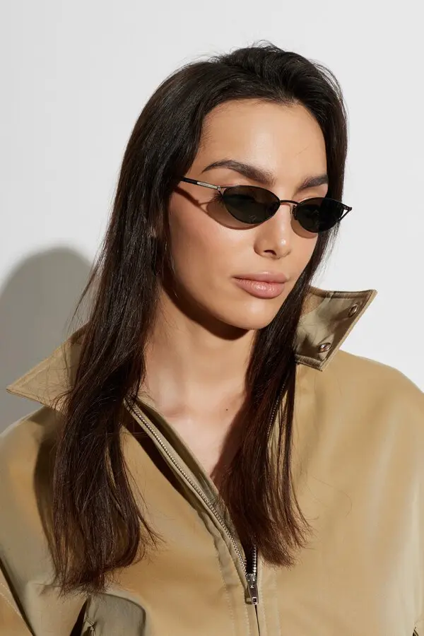 Alexander McQueen Cat Eye Sunglasses - Black