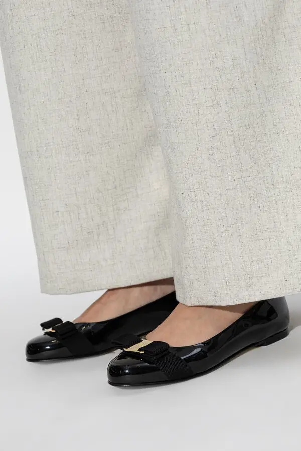 FERRAGAMO Varina Ballerinas - Black