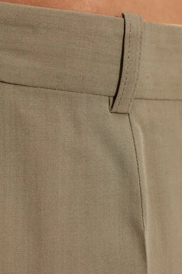TOTEME Creased Knee-length Shorts - Grey
