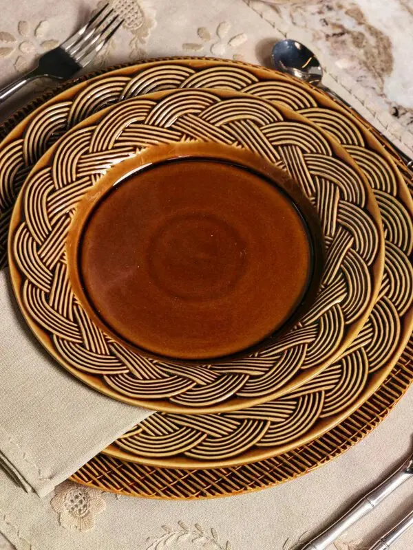 HOUSE OF CAPRICORN Vime Dinner Plate