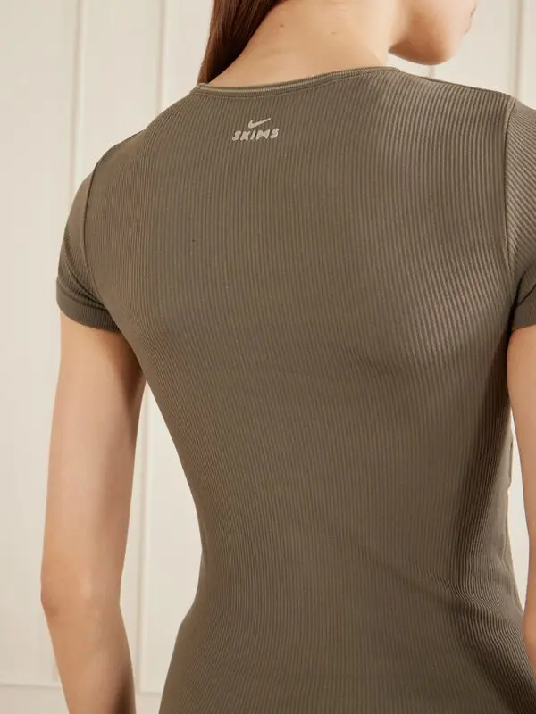 SKIMS Ribbed Seamless Baby Tee