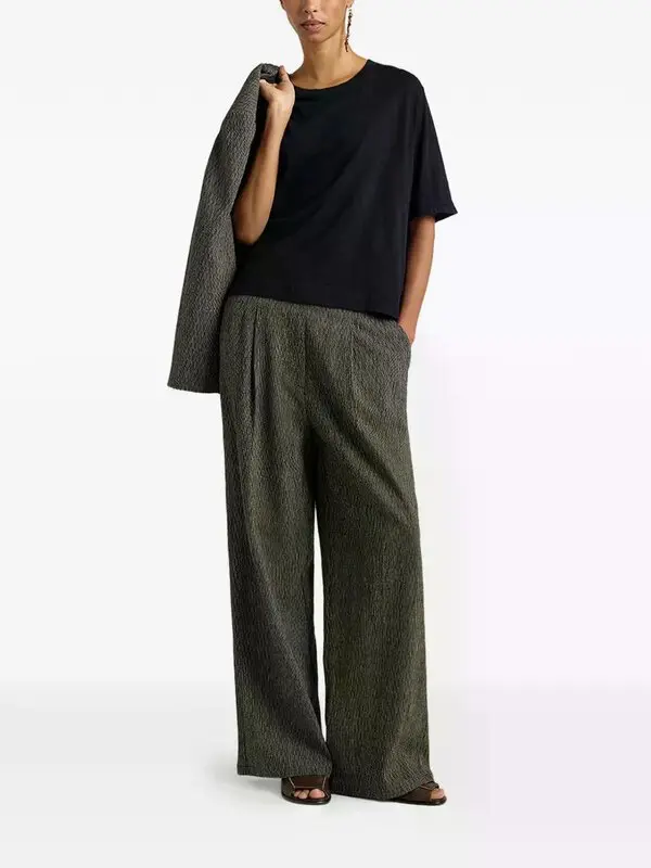 Momoni Noche Embroidered T-shirt