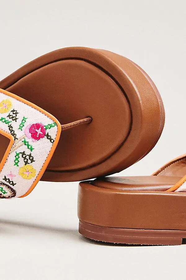 DE SIENA Embroidered Flip-flop Sandals
