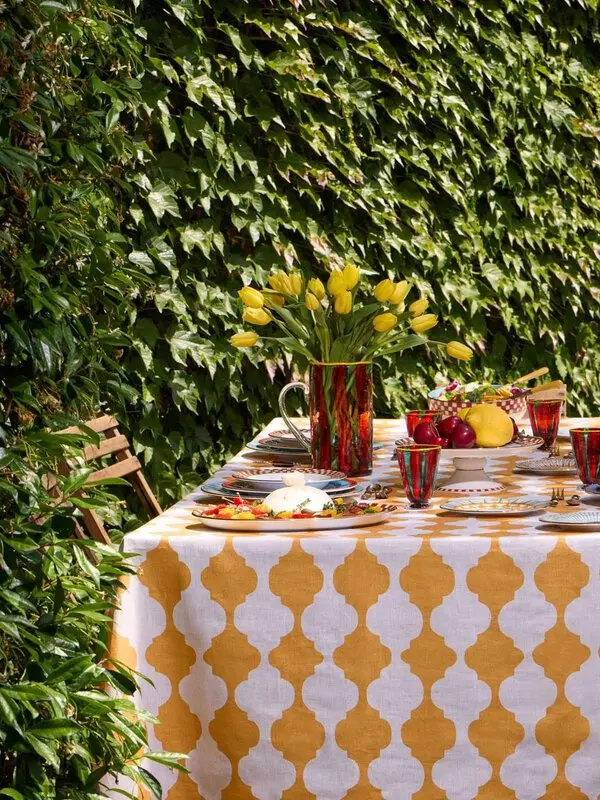 La DoubleJ Plaza Tablecloth - Yellow
