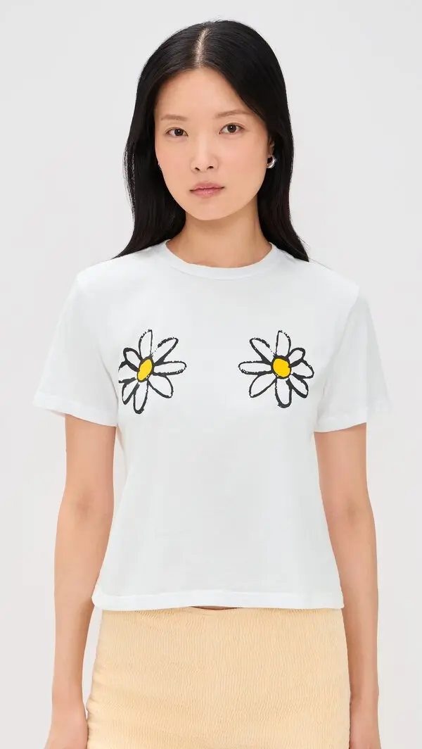 SUNNY SOMEWHERE Daisy Graphic Tee