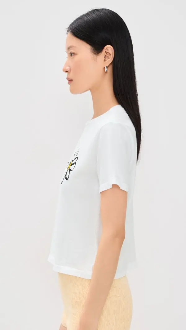 SUNNY SOMEWHERE Daisy Graphic Tee