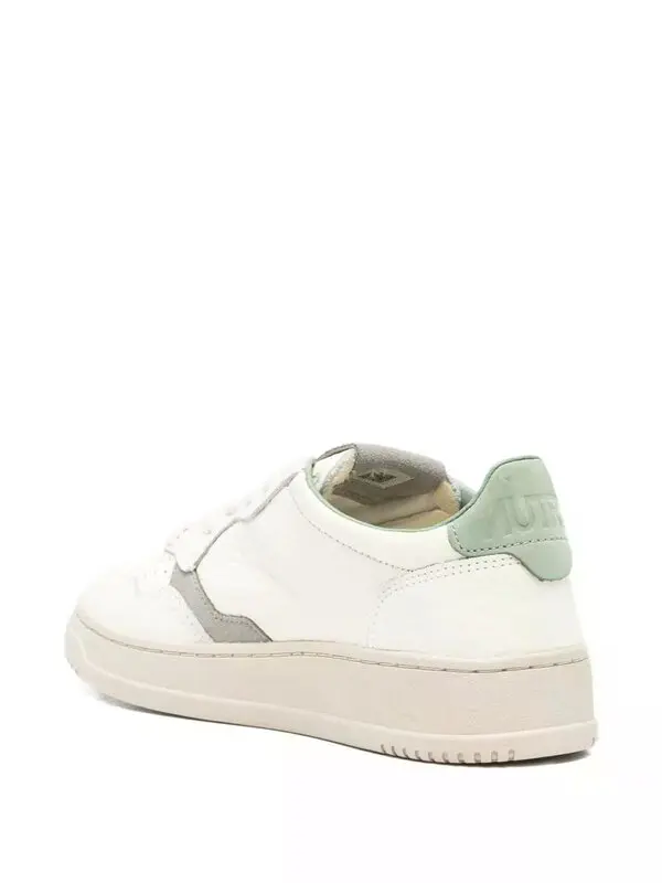AUTRY Grained Medalist Low Leather Sneakers - Neutrals