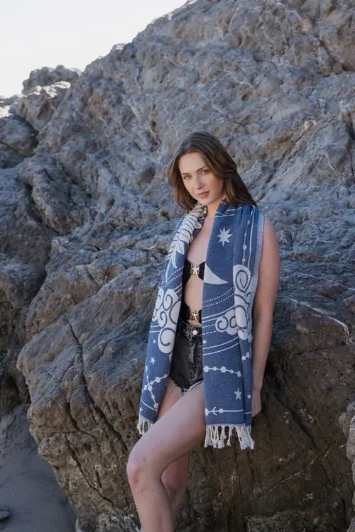 INFUSEZEN Celestial Sun And Moon Sand Resistant Organic Turkish Towel - Navy