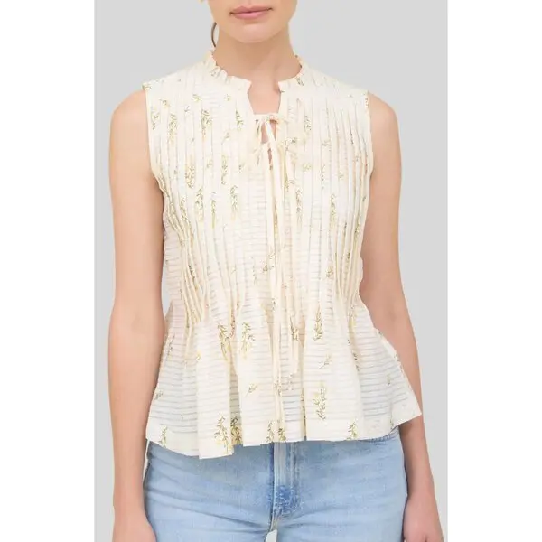 ZOE AND CLAIRE Floral Pleated Top