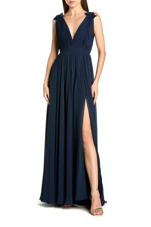 Mac Duggal Petite Sleeveless Pleated Chiffon V-neck Gown - Navy