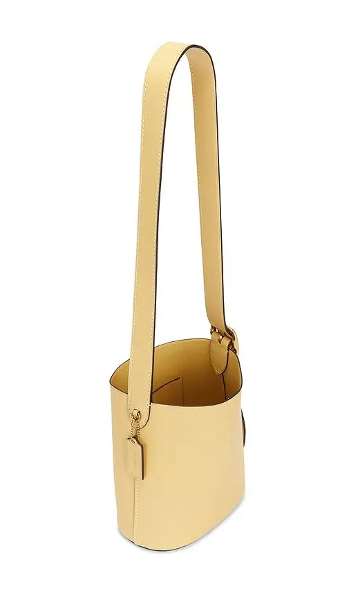 COACH Bleecker Bucket 21 - Vanilla
