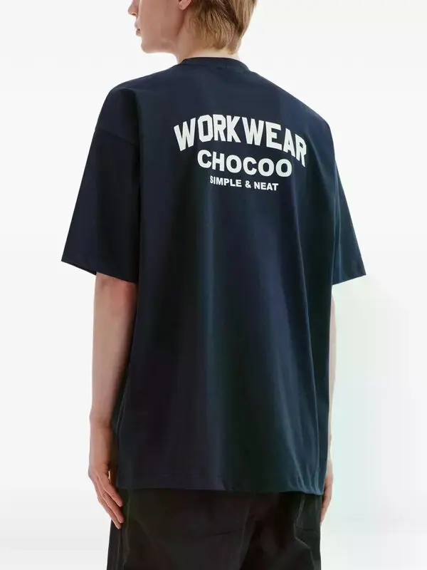 CHOCOOLATE Crewneck Graphic T-shirt
