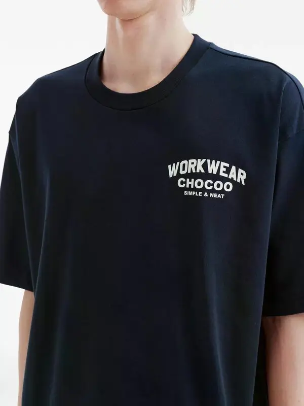 CHOCOOLATE Crewneck Graphic T-shirt