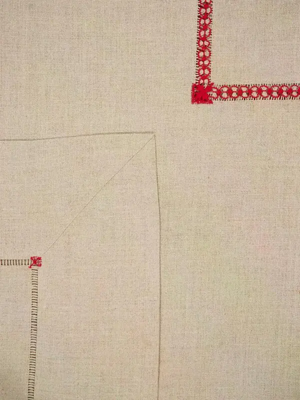 HOUSE OF CAPRICORN Embroidery Tablecloth