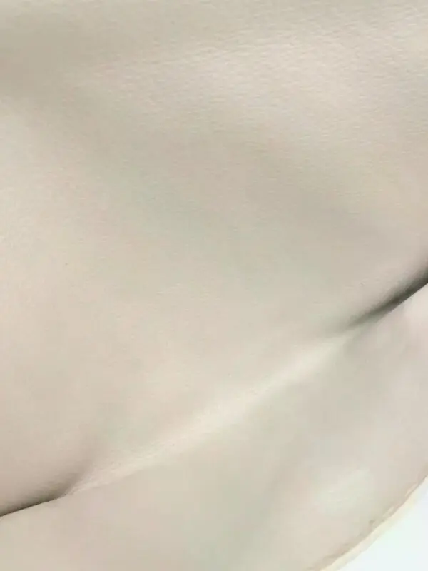 Hermès 1981 Veau Gulliver Shoulder Bag - White