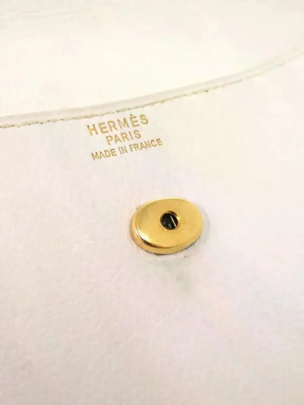 Hermès 1981 Veau Gulliver Shoulder Bag - White