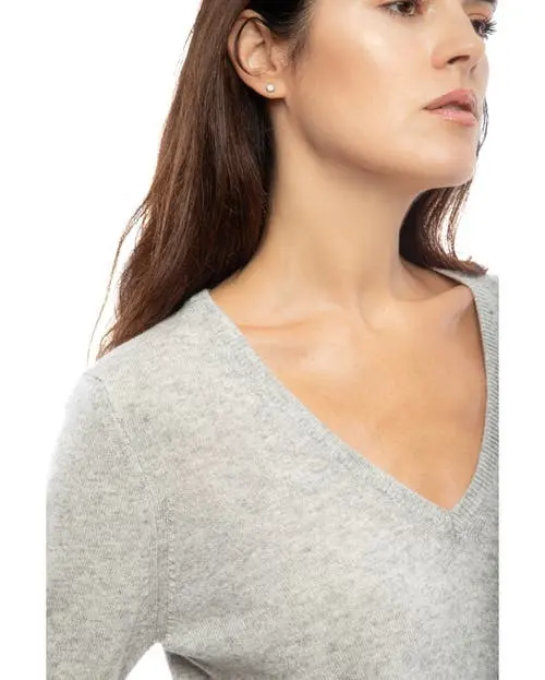 MONTICELLI CASHMERE Pure Cashmere Essential V-neck Sweater - Bordeaux