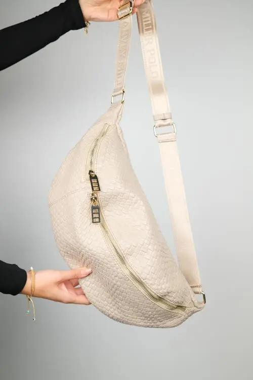 PROLOGUE SHOES Venta Waist Bag - Beige