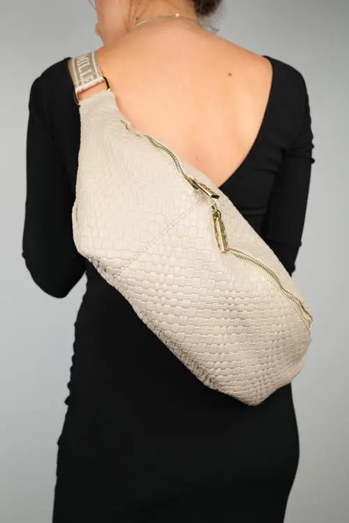 PROLOGUE SHOES Venta Waist Bag - Beige