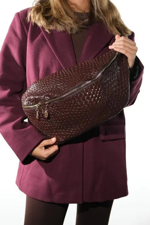 PROLOGUE SHOES Venta Waist Bag - Brown