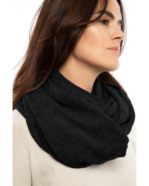 MONTICELLI CASHMERE Maxi Pure Cashmere Infinity Scarf - Black