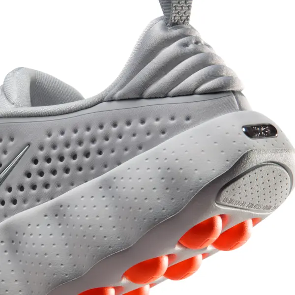Nike Mind 002 Pregame Sneakers