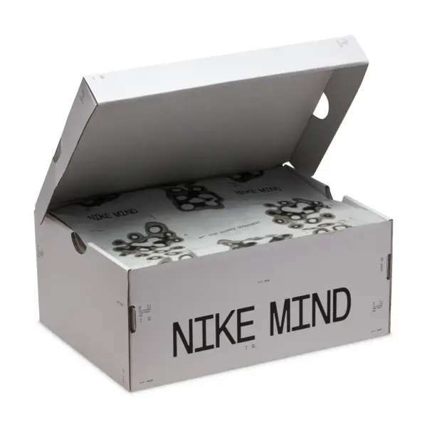 Nike Mind 002 Pregame Sneakers