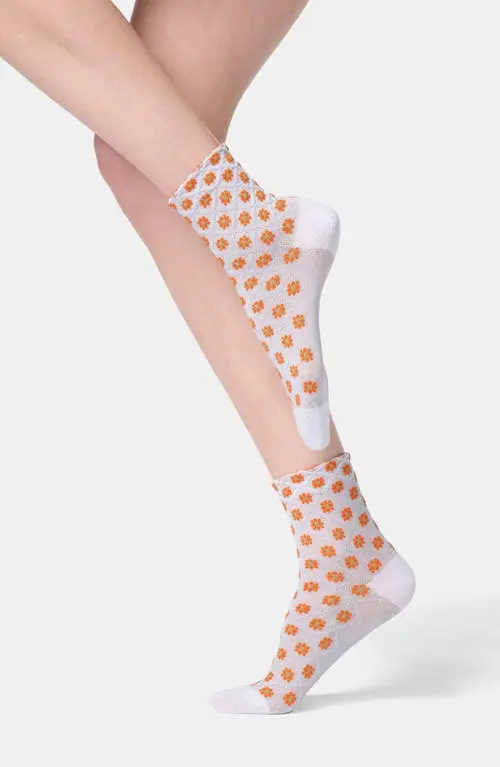 Oroblu Tiny Bloom Ankle Socks - Salmon