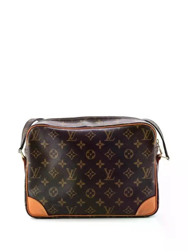 LOUIS VUITTON Monogram Canvas Messenger Bag