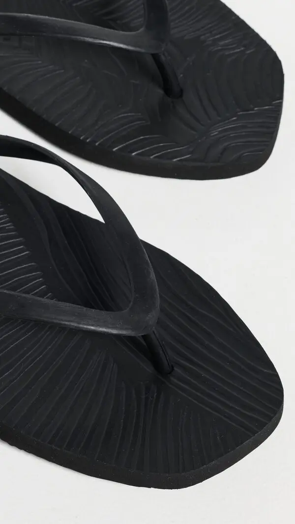 VELOUR Tapered Flip Flops - Black
