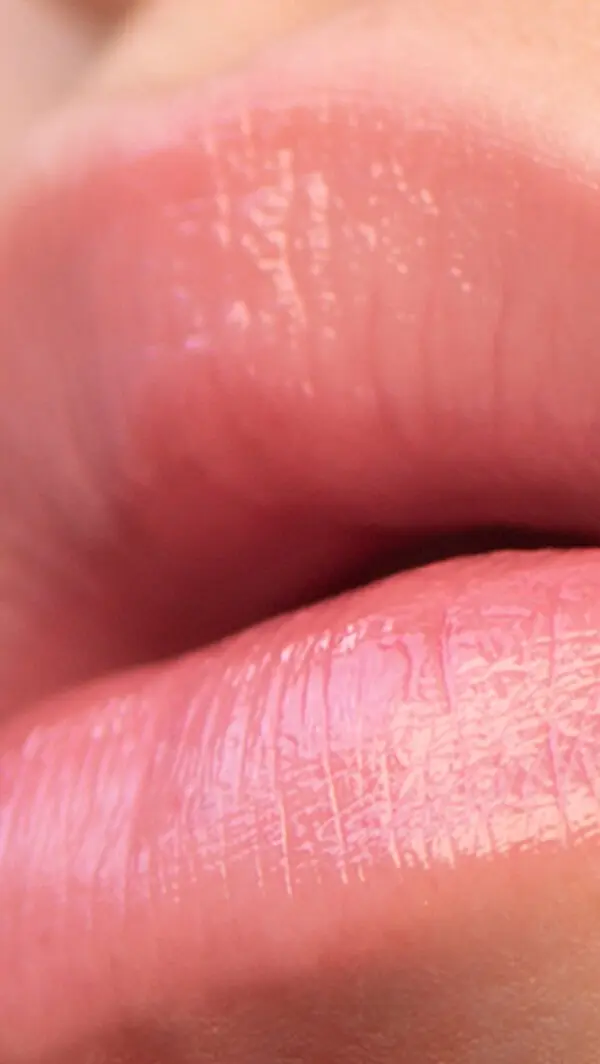 RETROUVÉ Hydrating Lip Serum - Clear